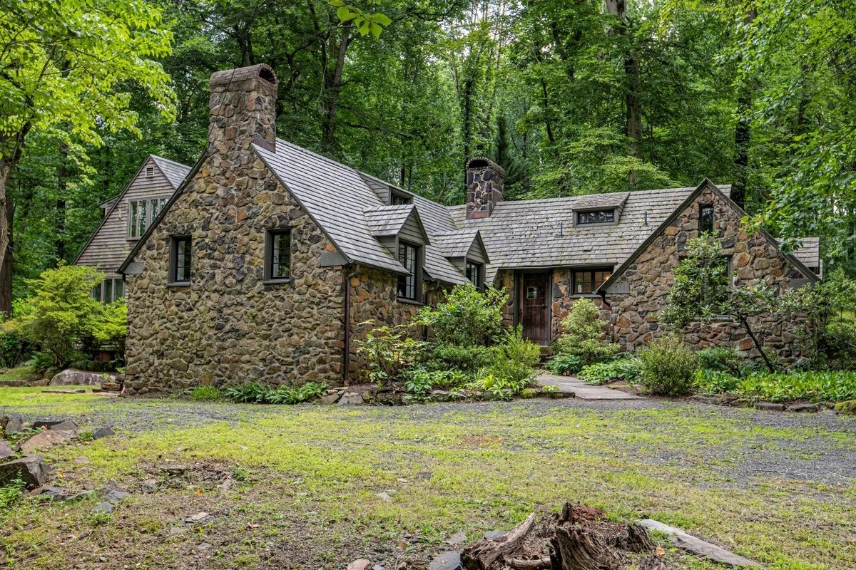 Storybook Stone Lodge - The Ultimate Hideaway, 348 Cherry Valley Road ...